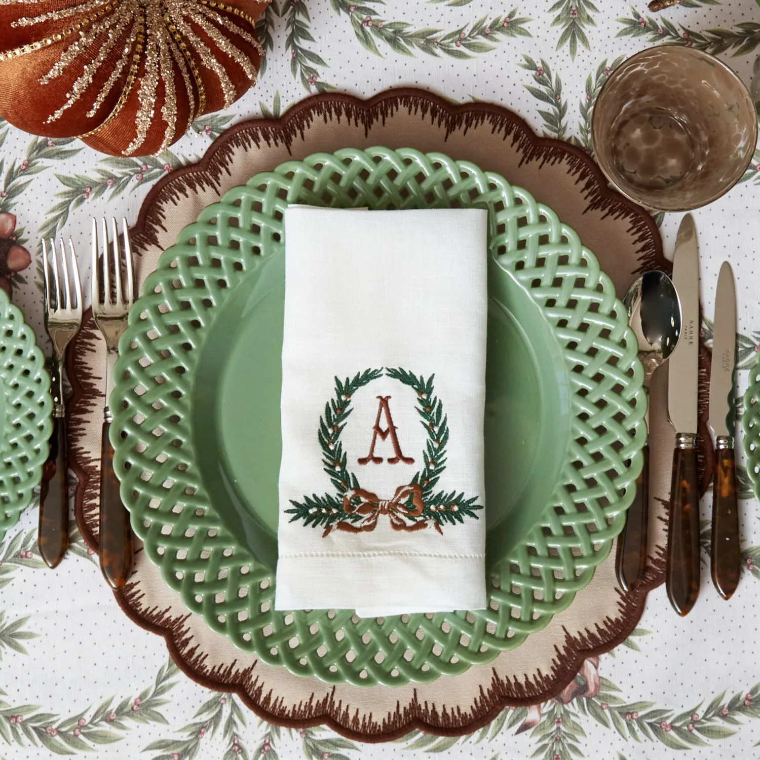 Mrs. Alice Chocolate Bow Garland White Linen Napkins (Set of 4)
